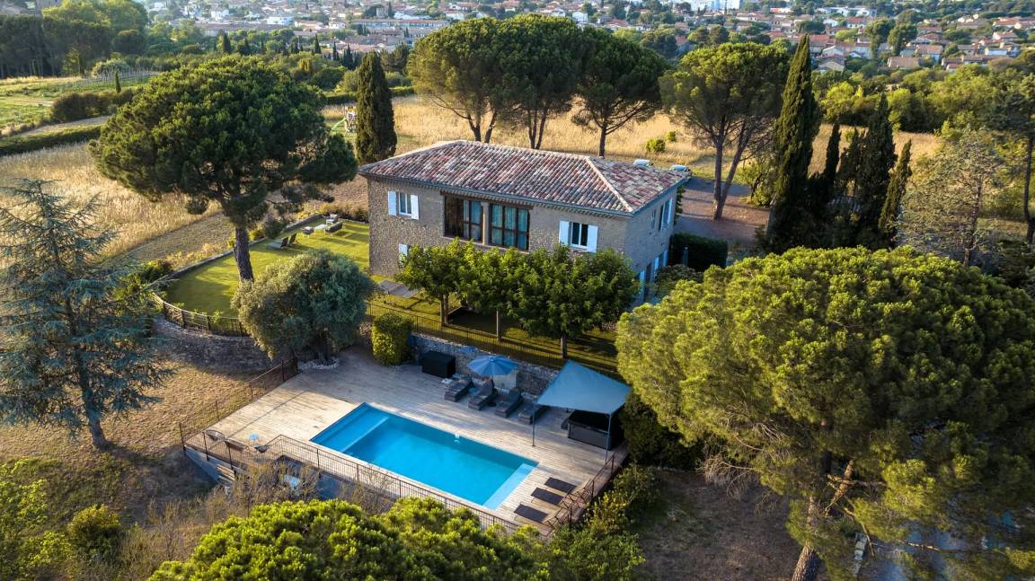 210 M² House ∙ 5 Bedrooms ∙ 12 Guests - Carcassonne