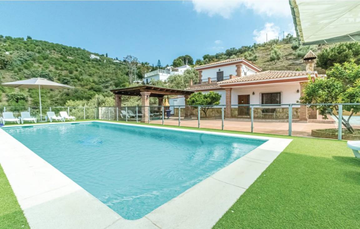 195 M² Villa ∙ 5 Bedrooms ∙ 10 Guests - Cómpeta