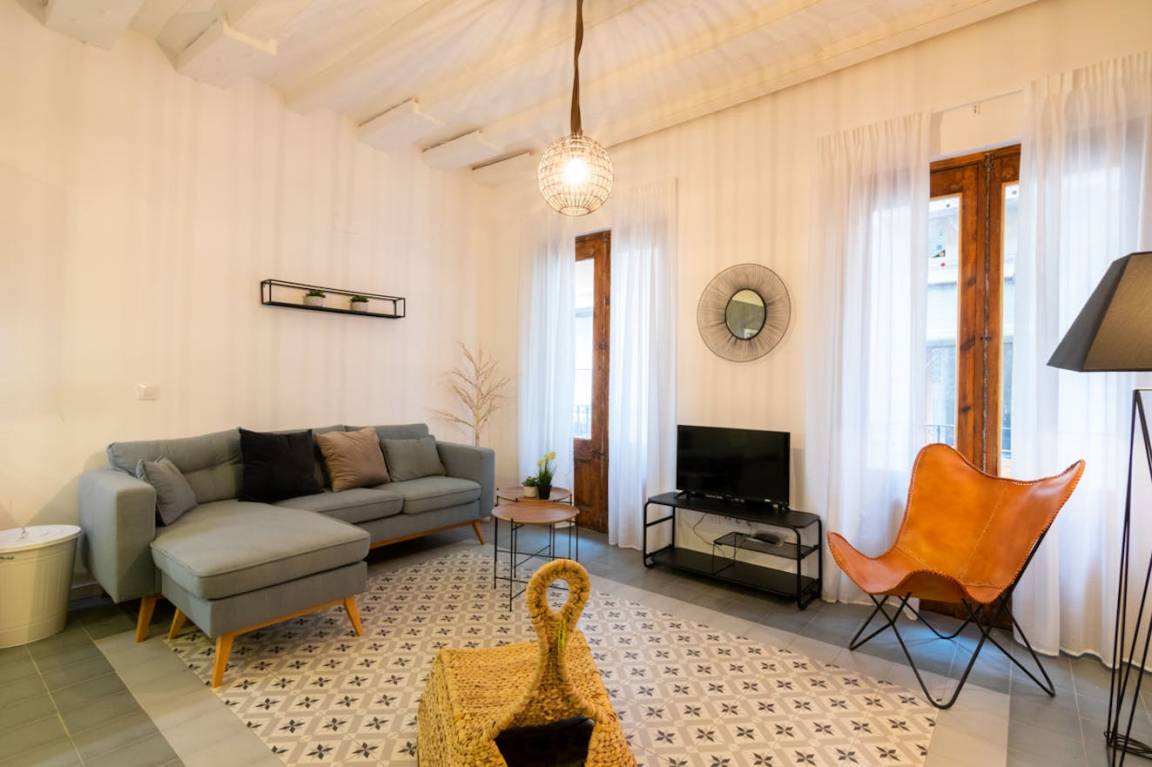 119 M² Apartamento ∙ 5 Habitaciones ∙ 5 Huéspedes - Badalona