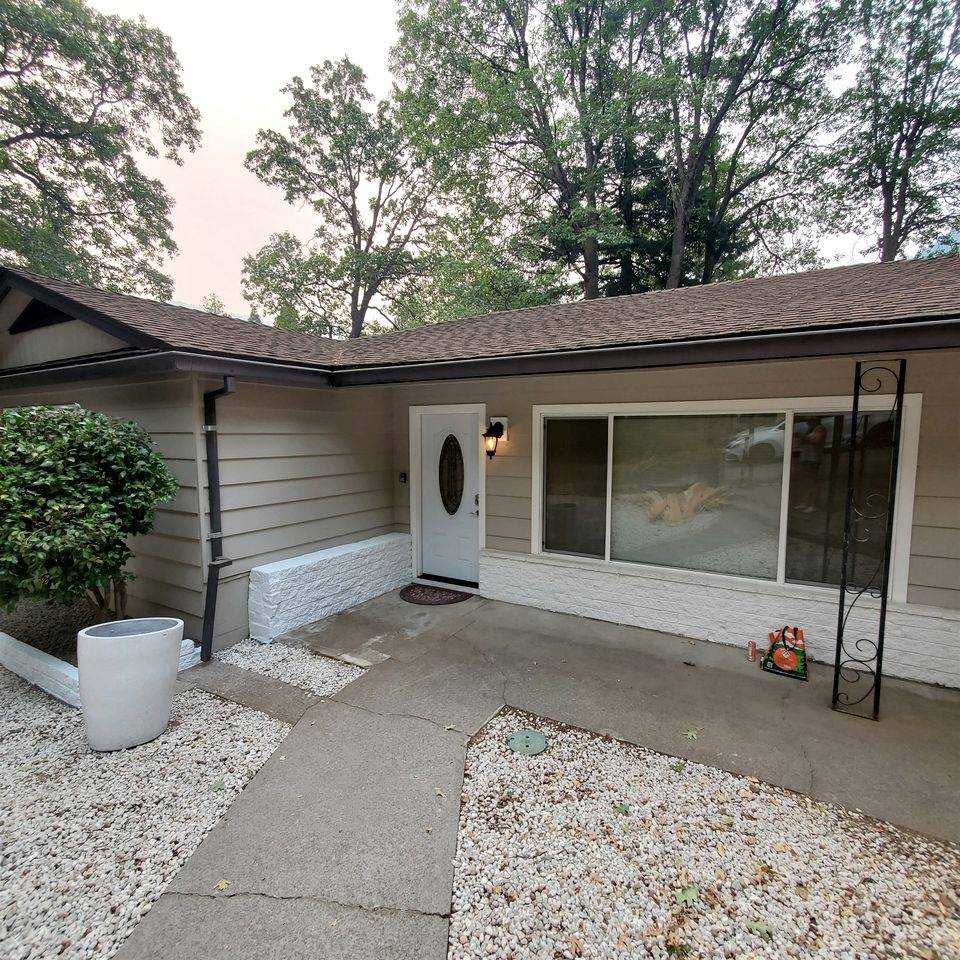 House ∙ 3 Bedrooms ∙ 6 Guests - Dunsmuir, CA