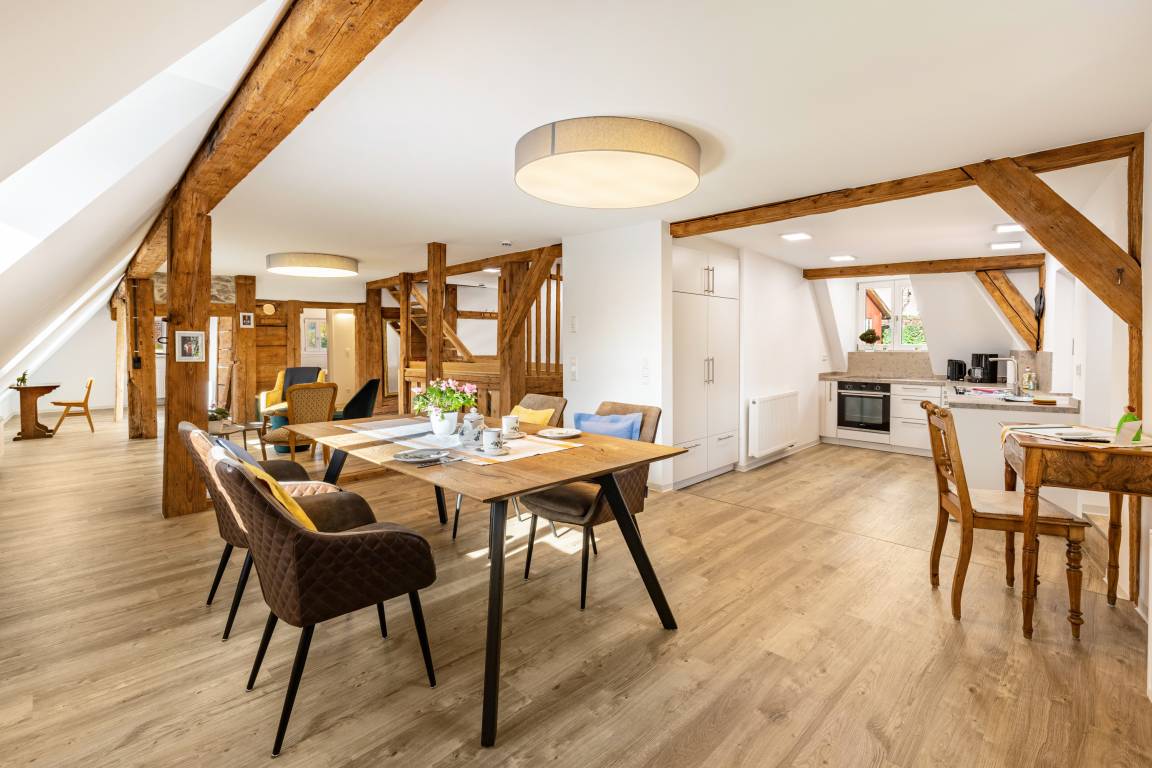 102 M² Ferienwohnung ∙ 2 Schlafzimmer ∙ 4 Gäste - Altensteig