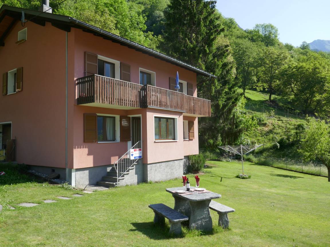 Ferienwohnung ∙ 1 Schlafzimmer ∙ 2 Gäste - Olivone