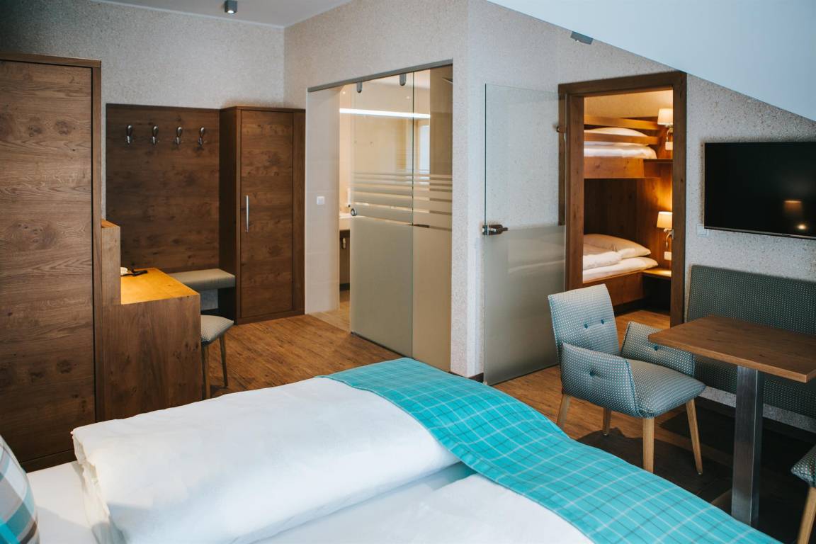 40 M² Hotel ∙ 2 Schlafzimmer ∙ 5 Gäste - Wegscheid