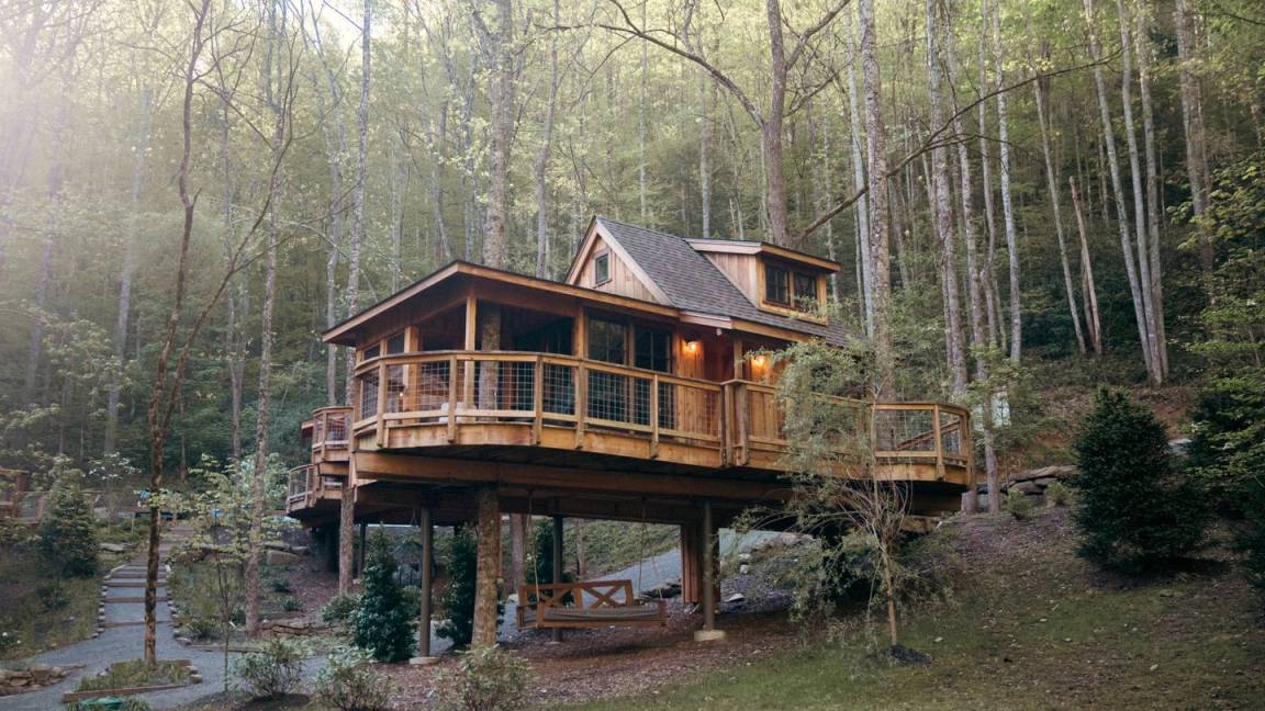 Camping ∙ 2 Bedrooms ∙ 4 Guests - Gatlinburg, TN