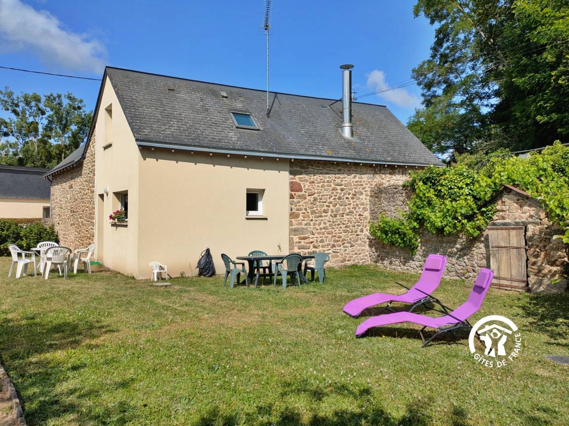 84 M² Cottage ∙ 2 Bedrooms ∙ 6 Guests - Mayenne