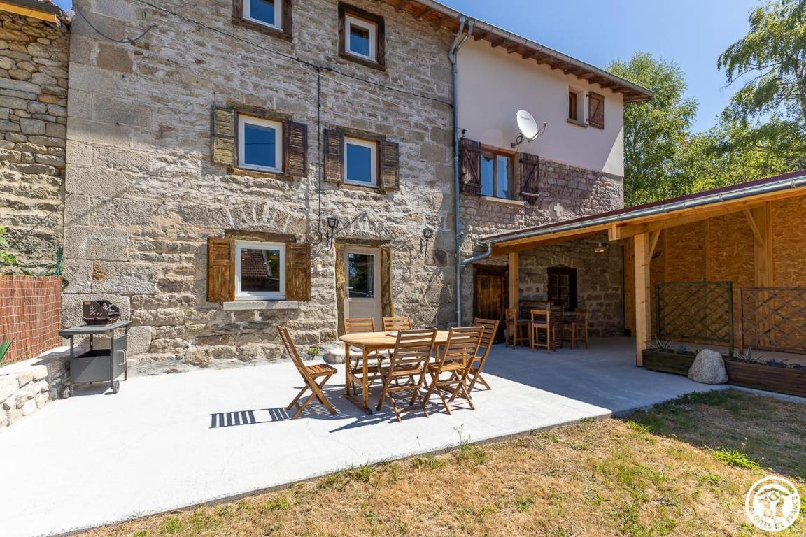 120 M² Gîte ∙ 3 Chambres ∙ 6 Personnes - Chalmazel