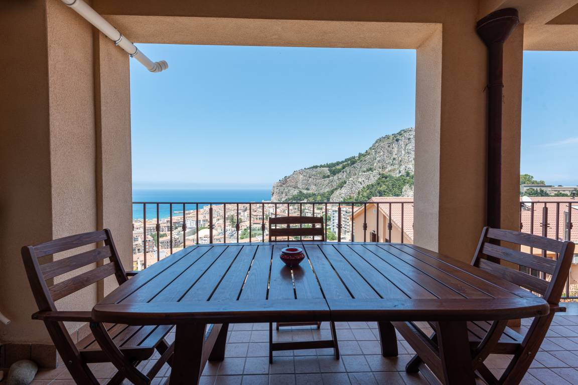 140 M² Apartment ∙ 3 Bedrooms ∙ 7 Guests - Cefalù