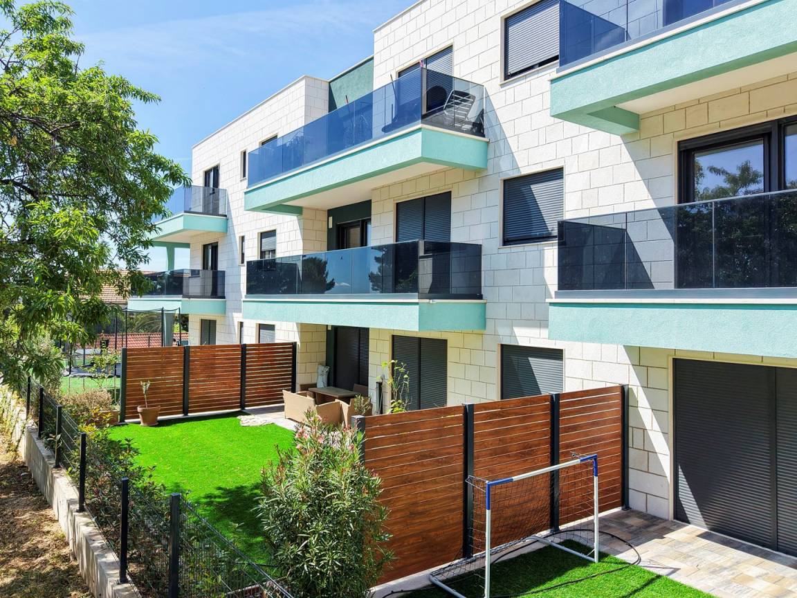 65 M² Apartment ∙ 2 Bedrooms ∙ 5 Guests - Trpanj