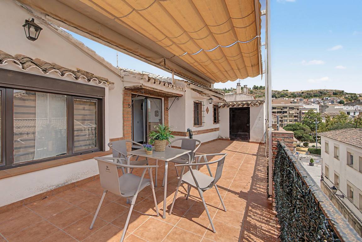75 M² Apartamento ∙ 2 Habitaciones ∙ 4 Huéspedes - Alcalá la Real