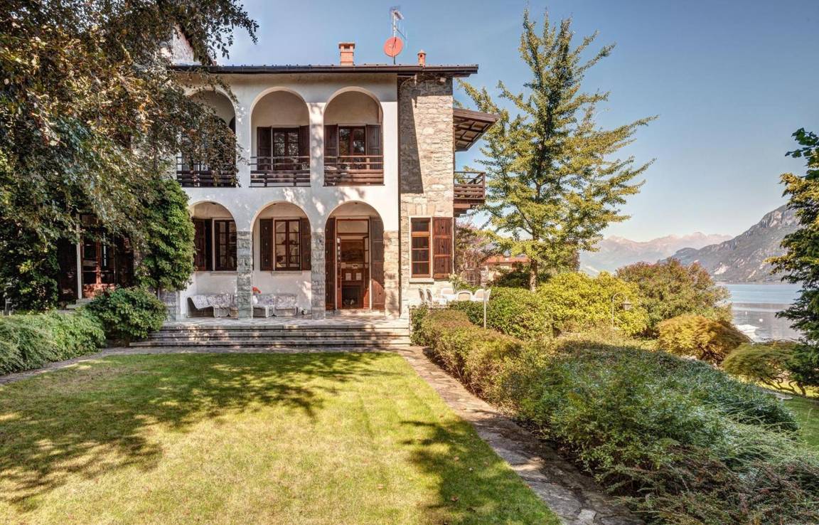 450 M² Villa ∙ 6 Bedrooms ∙ 10 Guests - Lecco