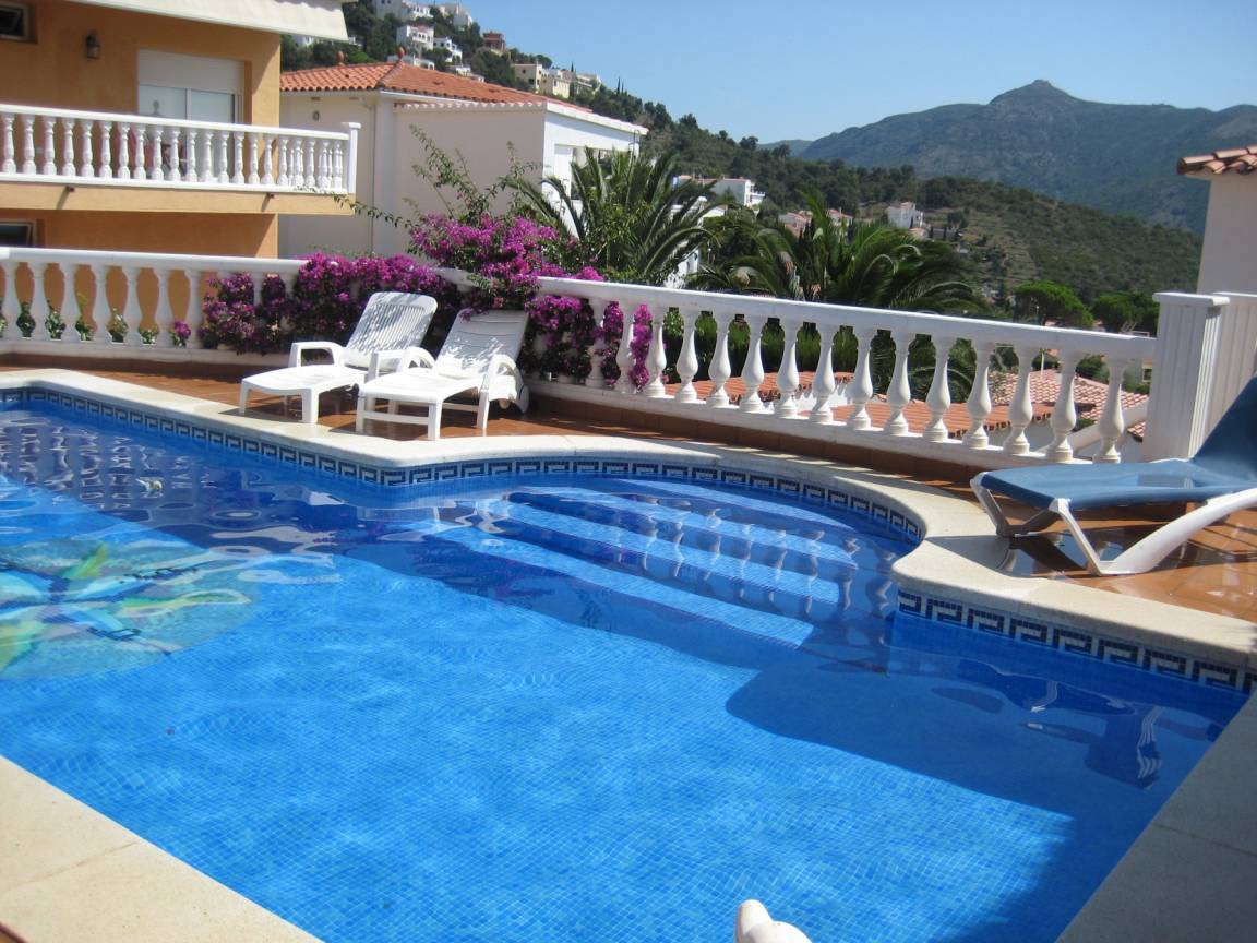 110 M² Villa ∙ 3 Schlafzimmer ∙ 6 Gäste - Roses