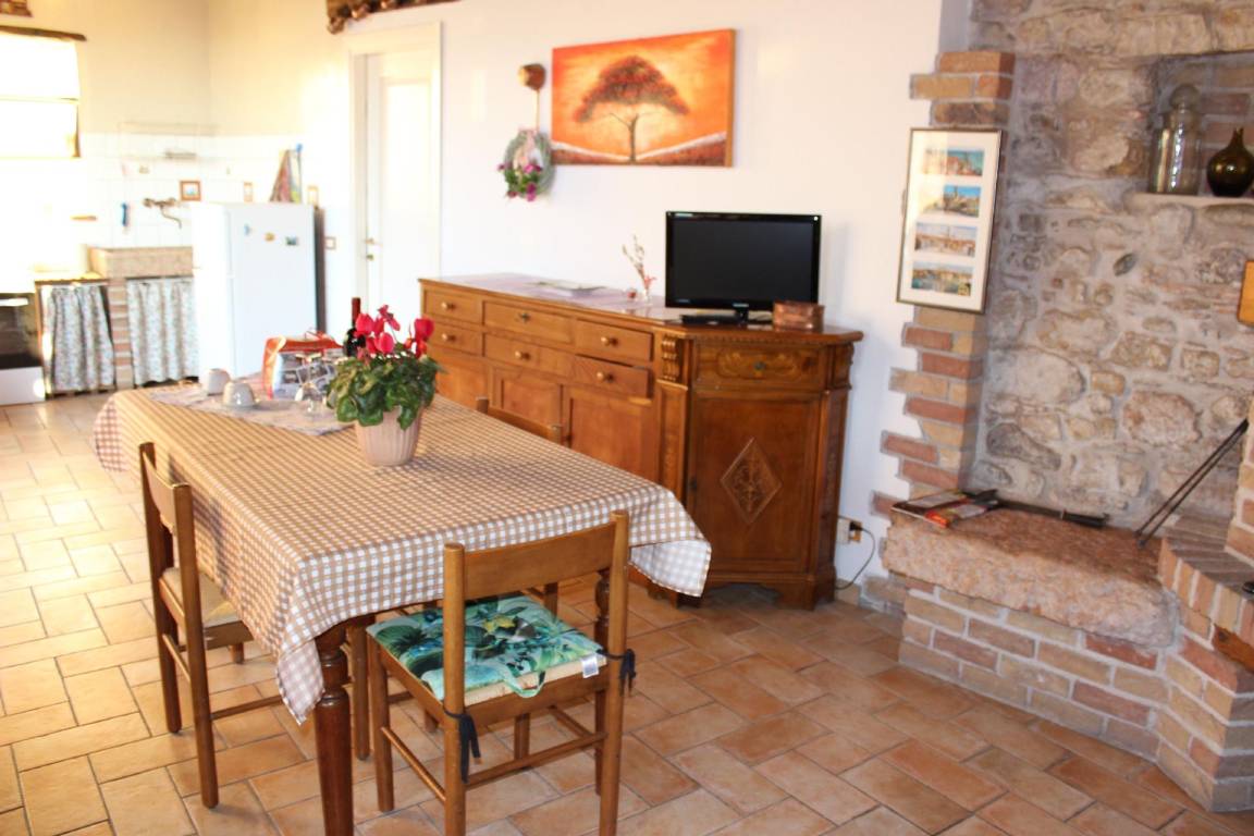 67 M² Ferienwohnung ∙ 1 Schlafzimmer ∙ 2 Gäste - Torri del Benaco