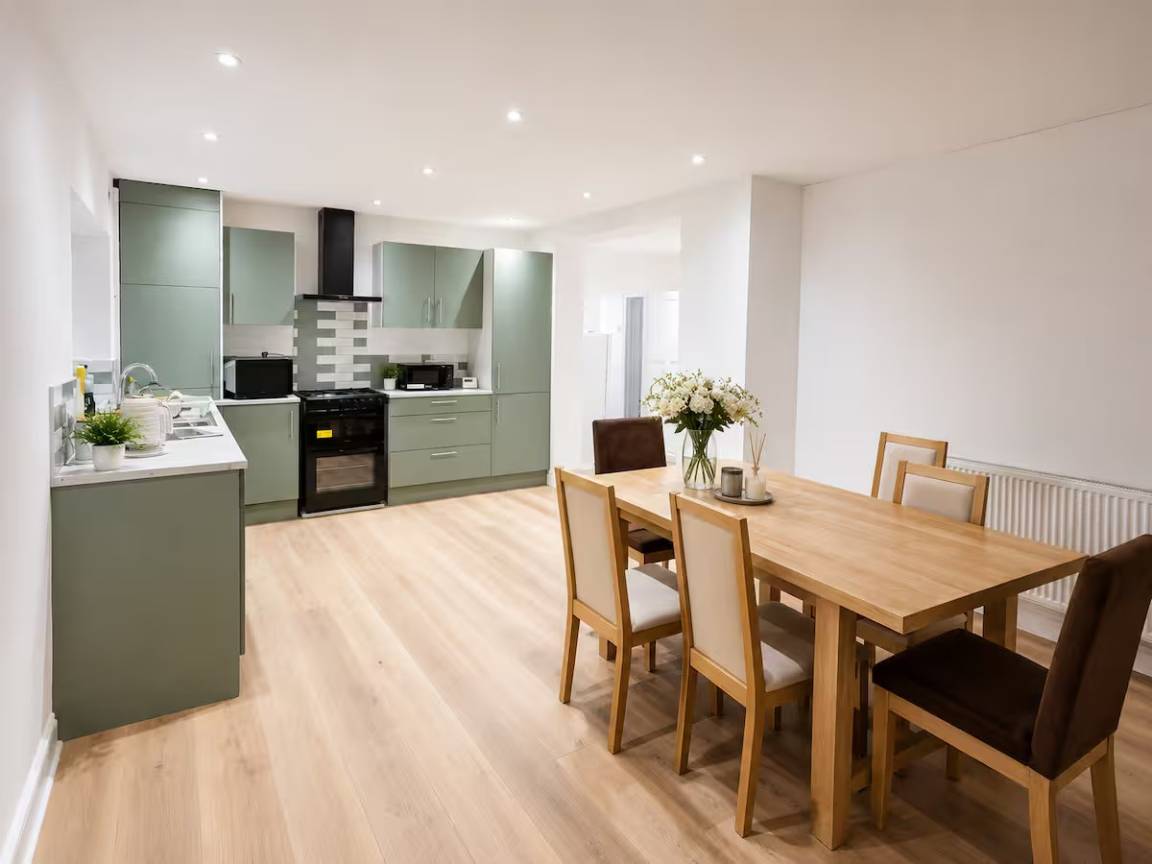 40 M² House ∙ 3 Bedrooms ∙ 6 Guests - Bedford