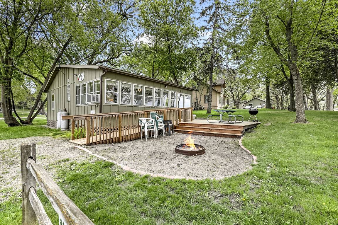 House ∙ 2 Bedrooms ∙ 8 Guests - Swan Lake, Fergus Falls