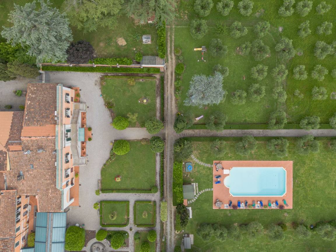 400 M² Villa ∙ 6 Bedrooms ∙ 14 Guests - Pistoia