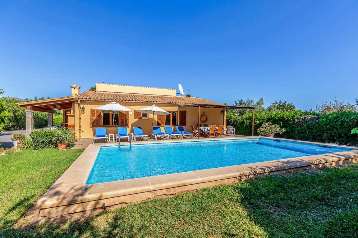 132 M² Villa ∙ 4 Bedrooms ∙ 7 Guests - Pollensa