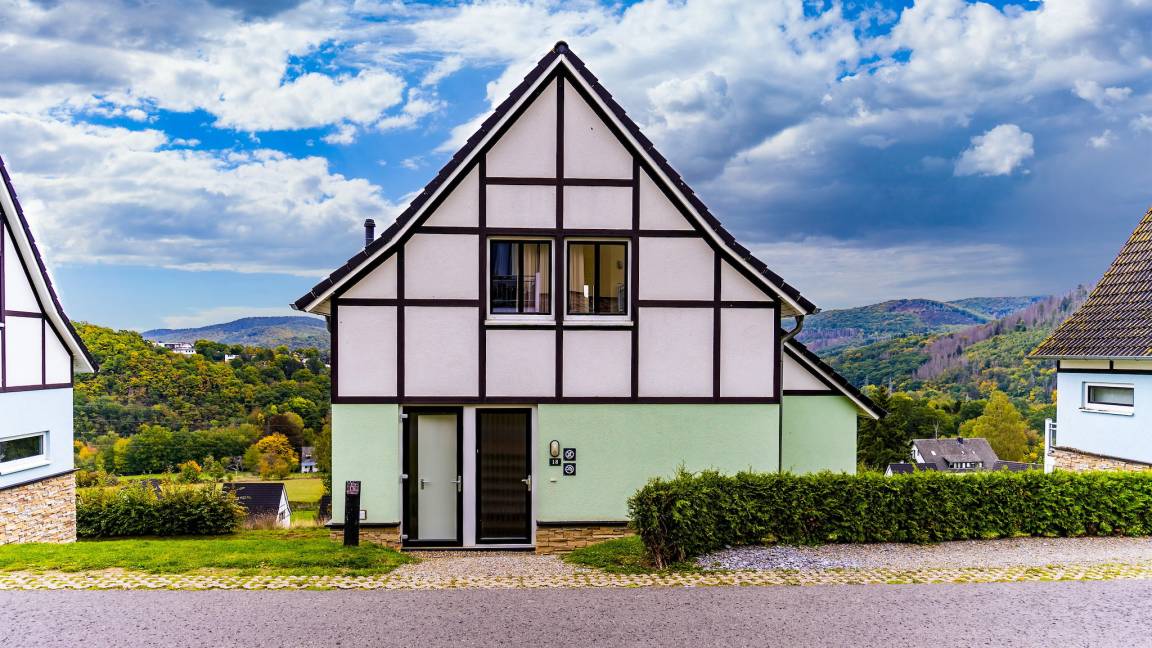 150 M² Villa ∙ 5 Schlafzimmer ∙ 10 Gäste - Nationalpark Eifel