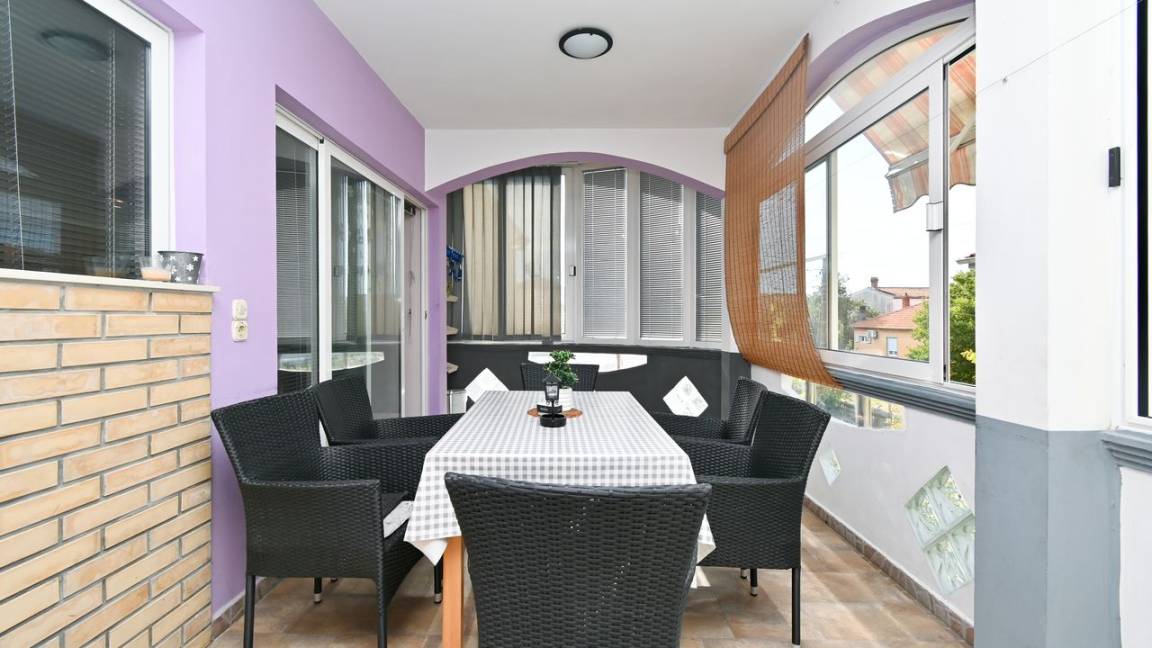 65 M² Ferienwohnung ∙ 2 Schlafzimmer ∙ 5 Gäste - Sukošan