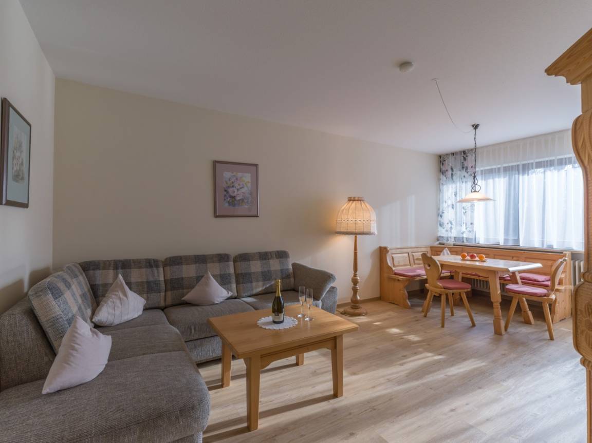 49 M² Ferienwohnung ∙ 1 Schlafzimmer ∙ 4 Gäste - Samerberg