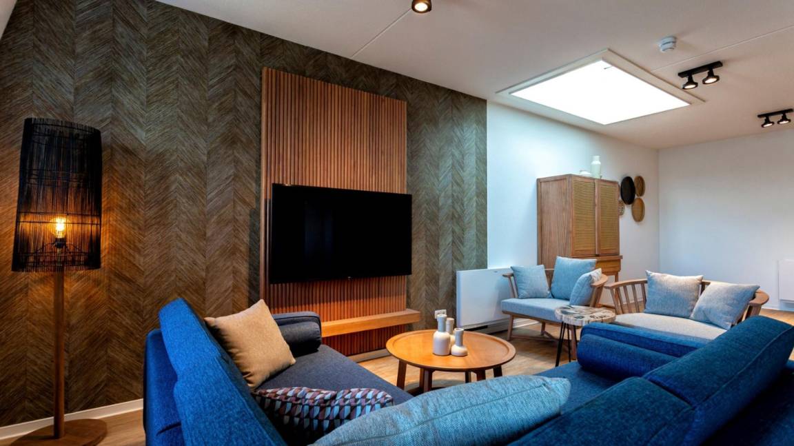123 M² Apartment ∙ 2 Bedrooms ∙ 4 Guests - Roermond