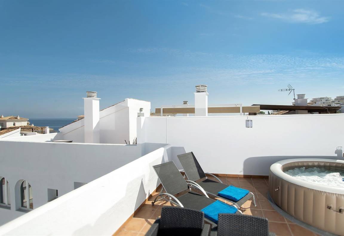 185 M² Apartamento ∙ 3 Habitaciones ∙ 6 Huéspedes - Salobreña