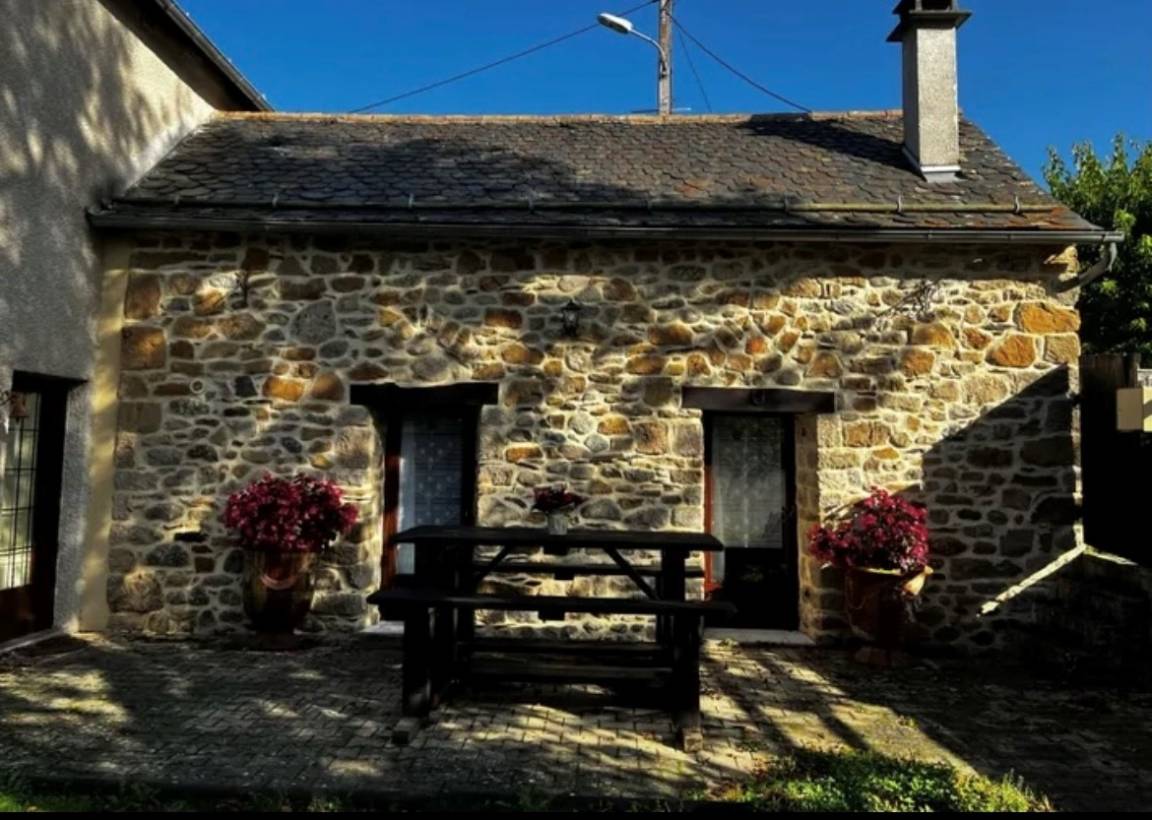 60 M² Gîte ∙ 1 Chambre ∙ 2 Personnes - Lozère