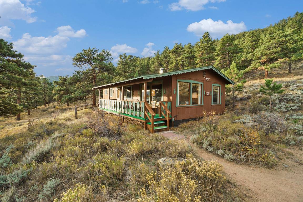 Cottage ∙ 3 Bedrooms ∙ 8 Guests - Estes Park, CO