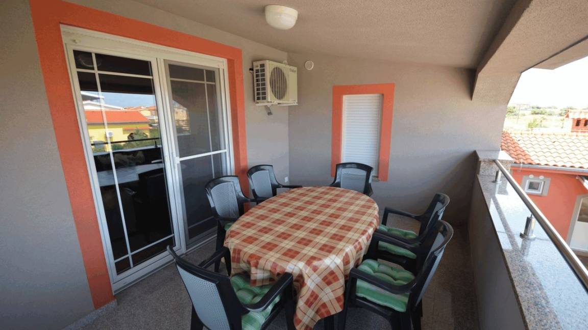 80 M² Appartement ∙ 2 Chambres ∙ 4 Personnes - Vir