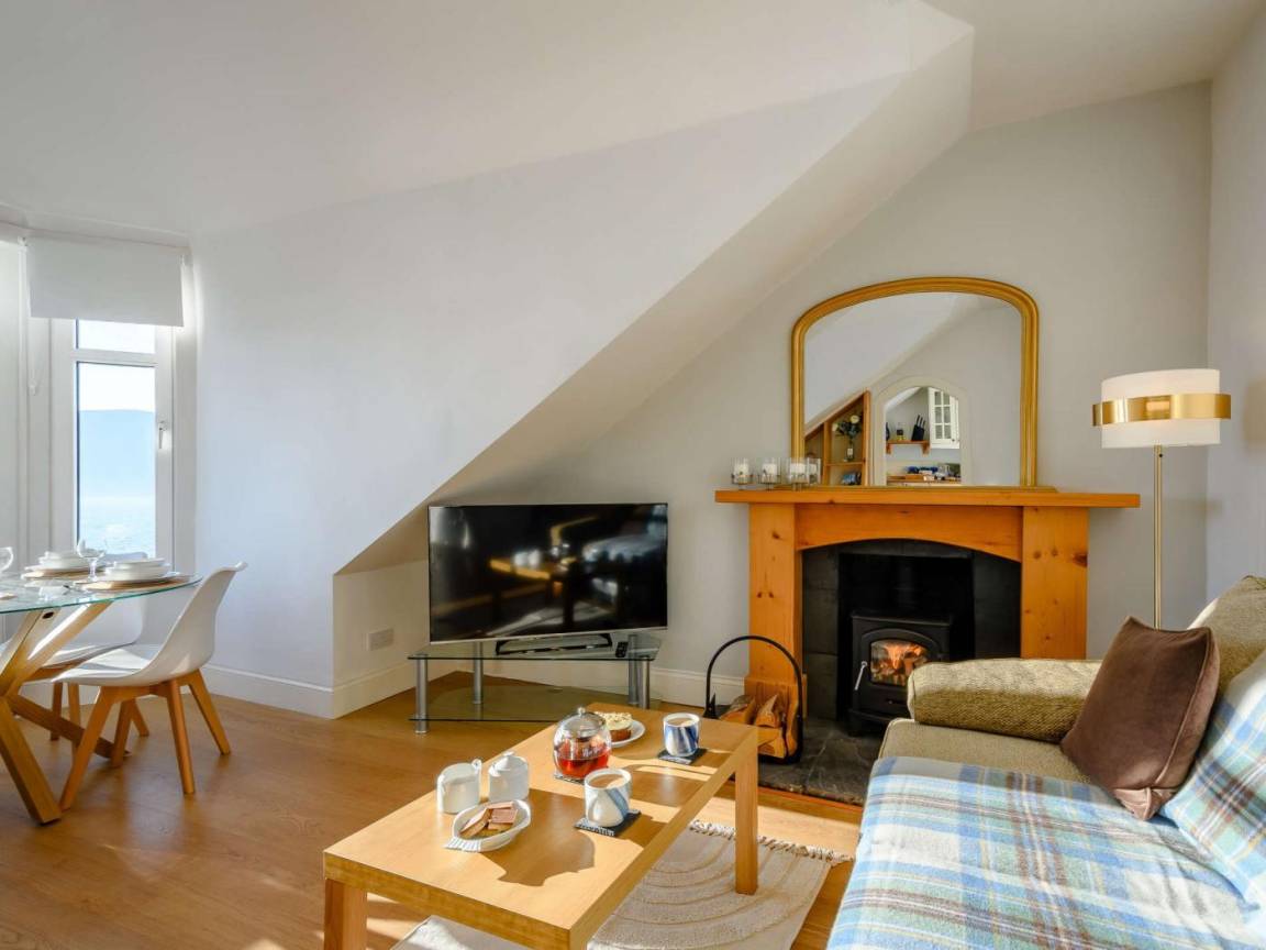 Cottage ∙ 2 Bedrooms ∙ 4 Guests - Loch Lomond