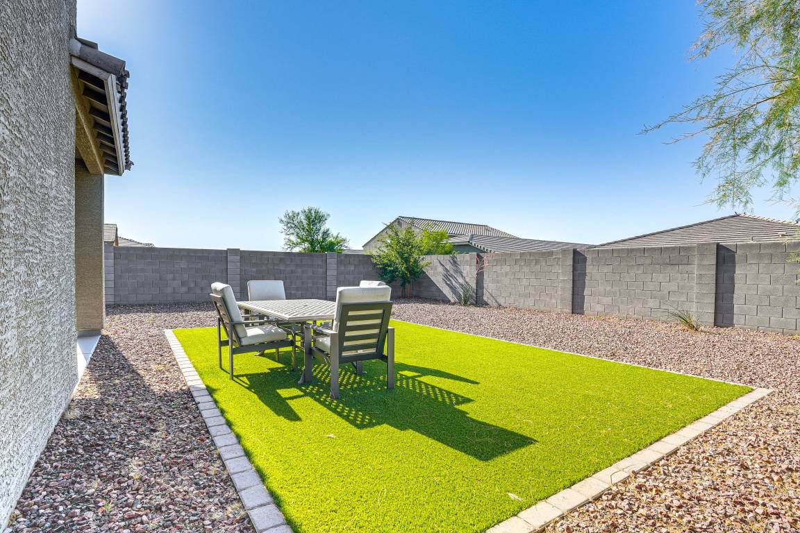 123 M² House ∙ 2 Bedrooms ∙ 4 Guests - Surprise, AZ