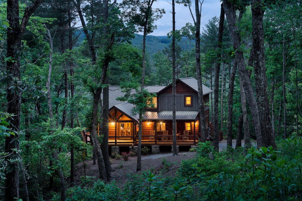 244 M² Cabin ∙ 3 Bedrooms ∙ 6 Guests - Blue Ridge, GA