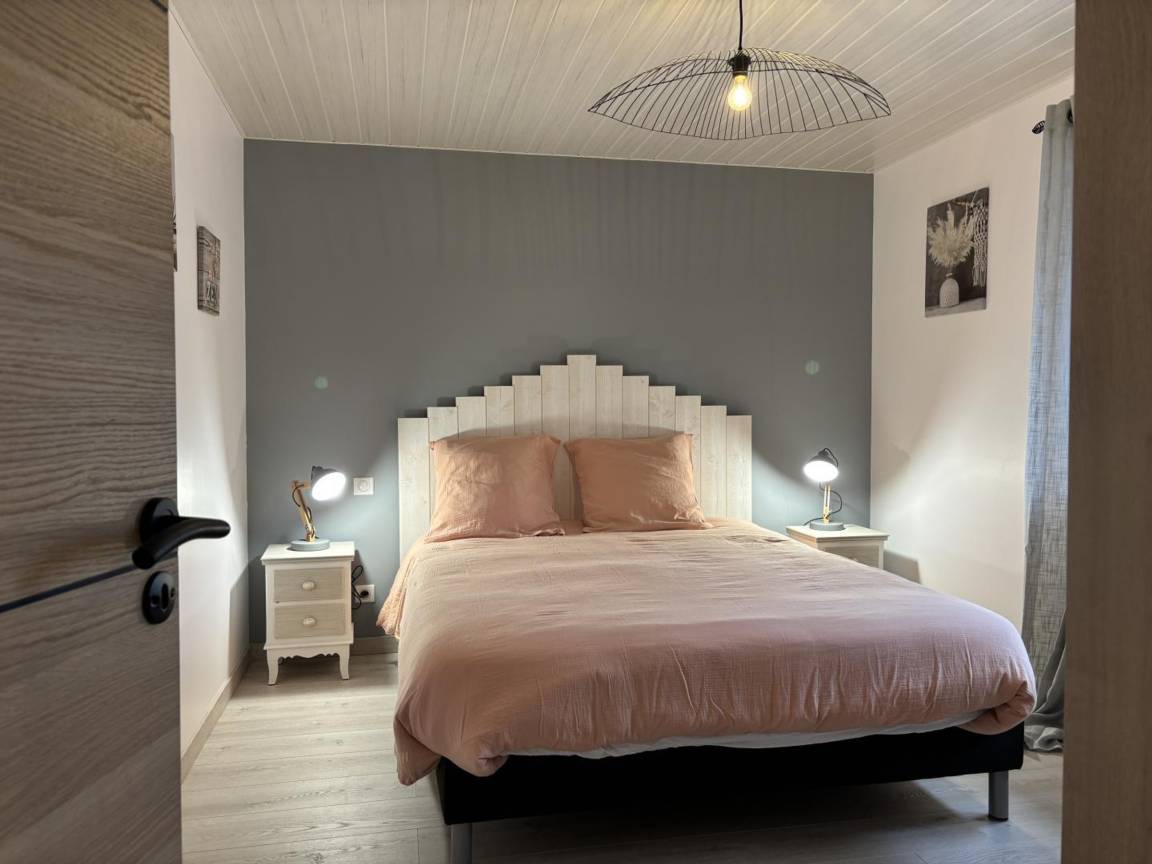 110 M² Cottage ∙ 3 Chambres ∙ 6 Personnes - Gannat