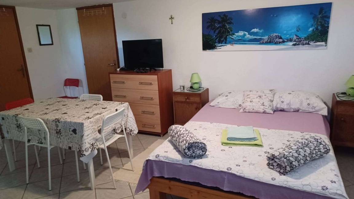 24 M² Hôtel ∙ 1 Chambre ∙ 2 Personnes - Starigrad