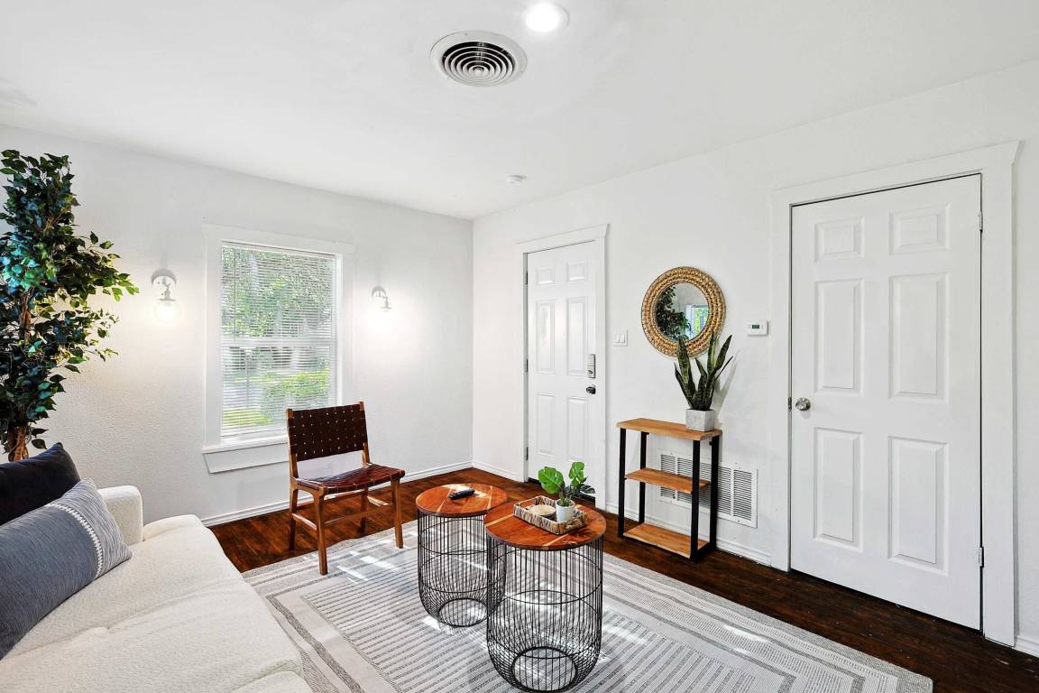 House ∙ 1 Bedroom ∙ 2 Guests - Fossil Creek Boulevard – Fort Worth
