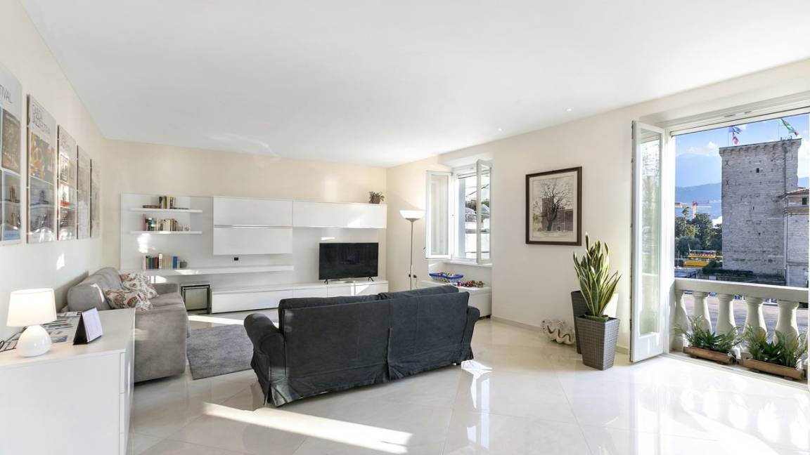240 M² Ferienwohnung ∙ 2 Schlafzimmer ∙ 7 Gäste - Riva del Garda