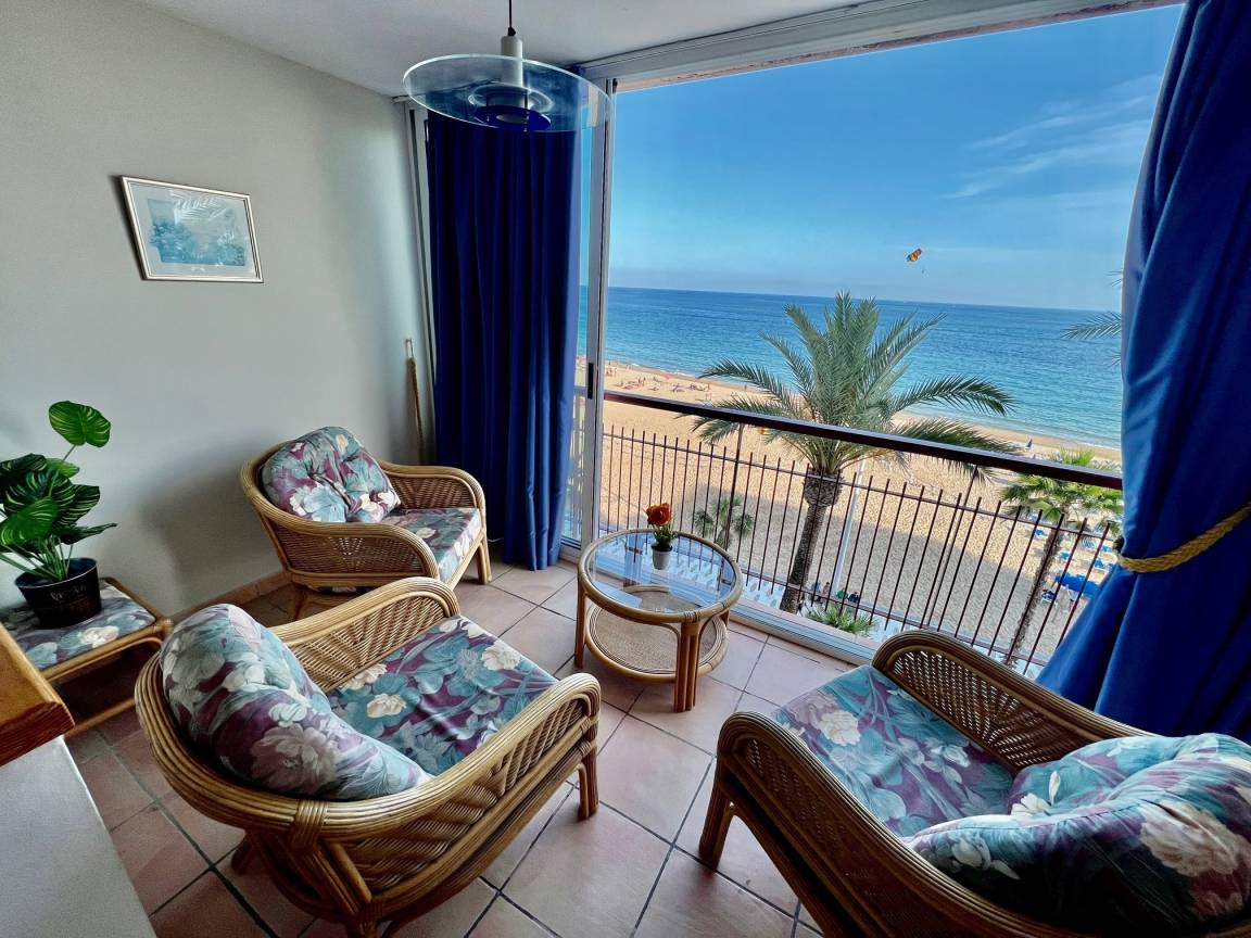 95 M² Apartamento ∙ 2 Habitaciones ∙ 6 Huéspedes - Benidorm