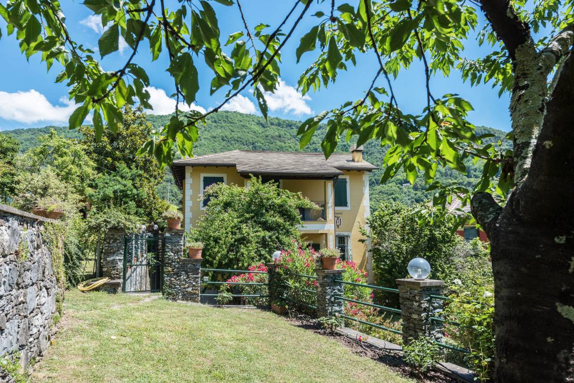 350 M² Villa ∙ 4 Bedrooms ∙ 7 Guests - Camogli