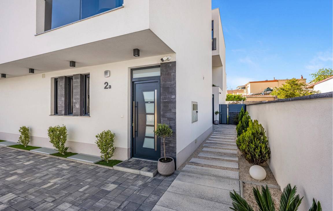 115 M² Ferienwohnung ∙ 2 Schlafzimmer ∙ 6 Gäste - Tisno
