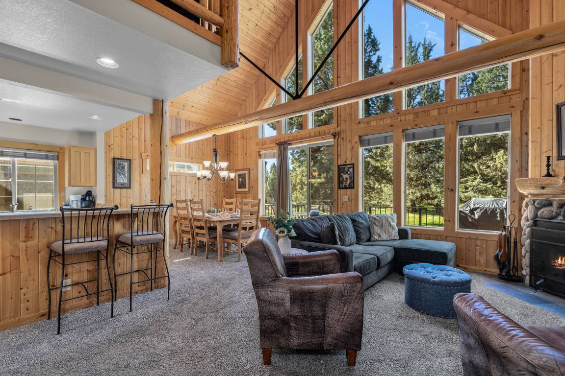 130 M² House ∙ 2 Bedrooms ∙ 4 Guests - Eagle Crest, OR