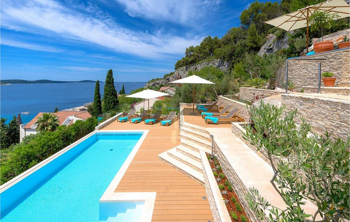405 M² Ferienhaus ∙ 7 Schlafzimmer ∙ 14 Gäste - Hvar