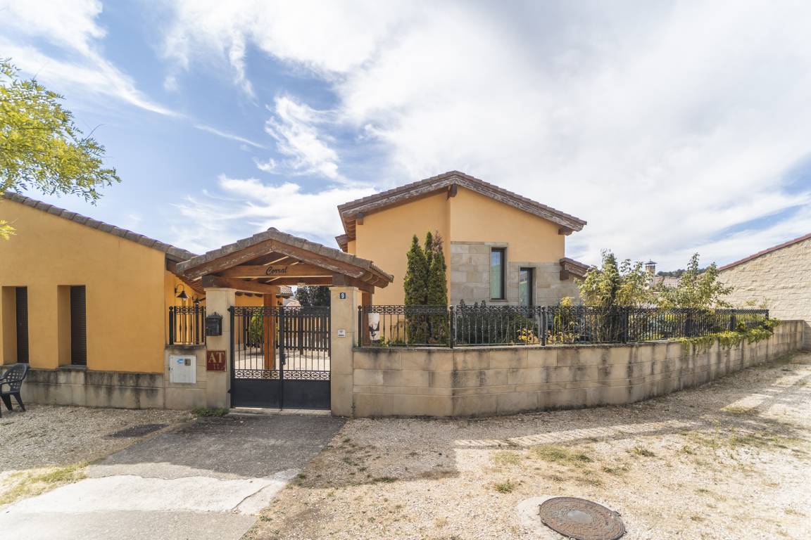 87 M² Casa ∙ 2 Habitaciones ∙ 7 Huéspedes - San Leonardo de Yagüe