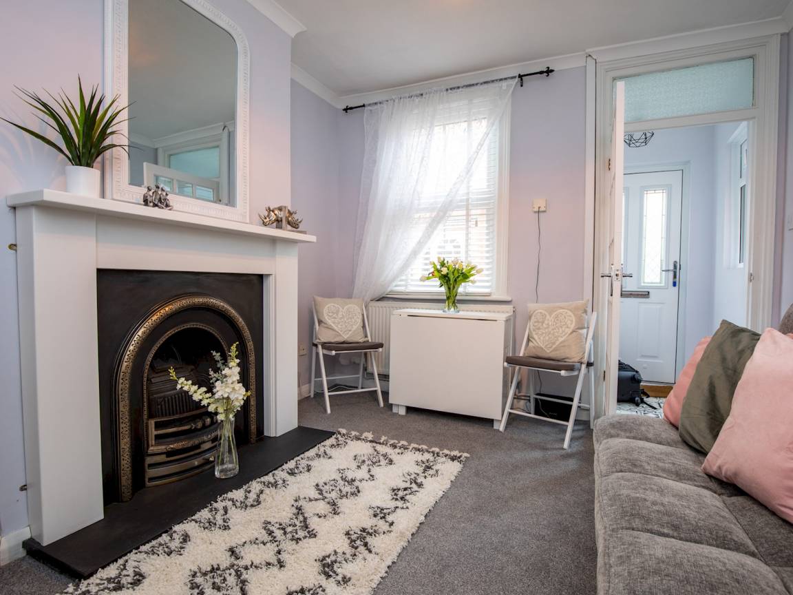 93 M² House ∙ 1 Bedroom ∙ 2 Guests - Shrewsbury