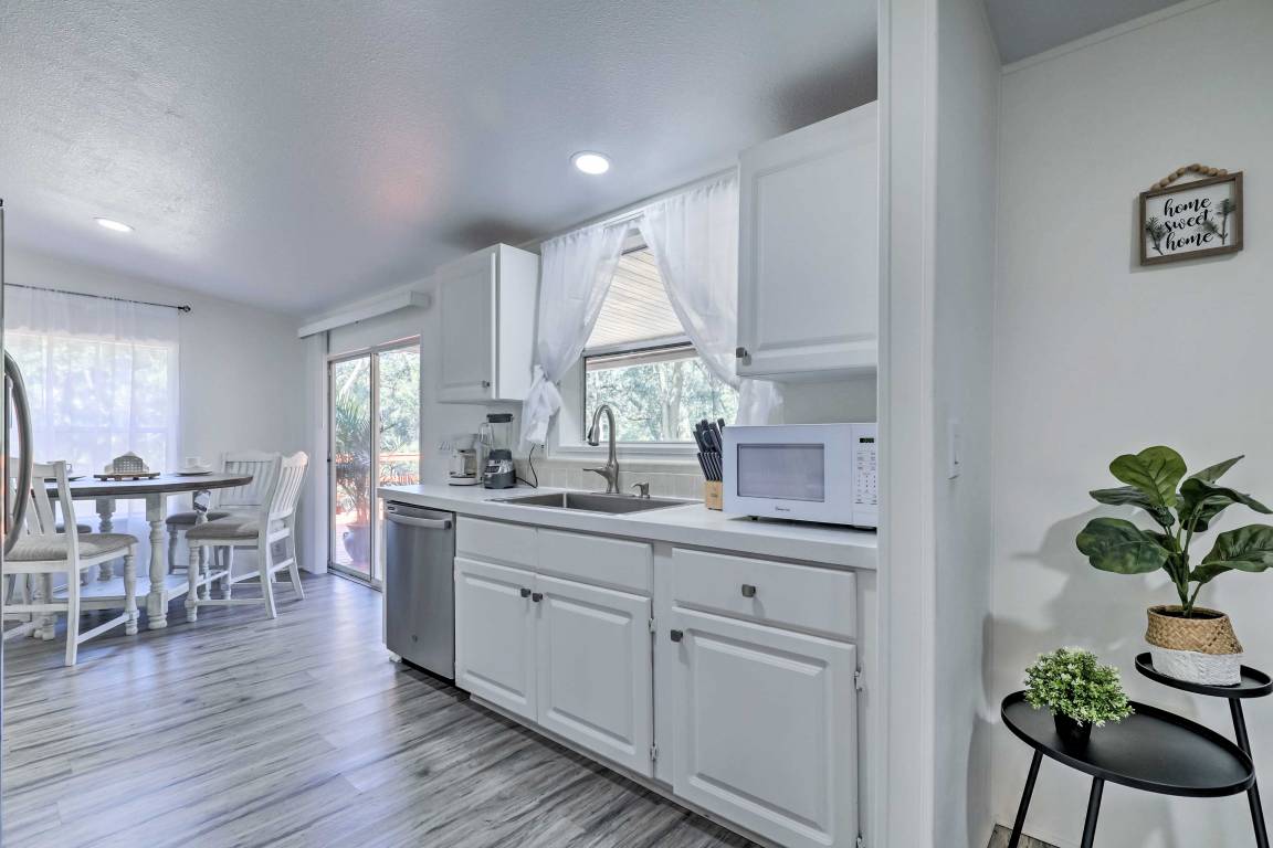 120 M² House ∙ 2 Bedrooms ∙ 5 Guests - Brandon, MB