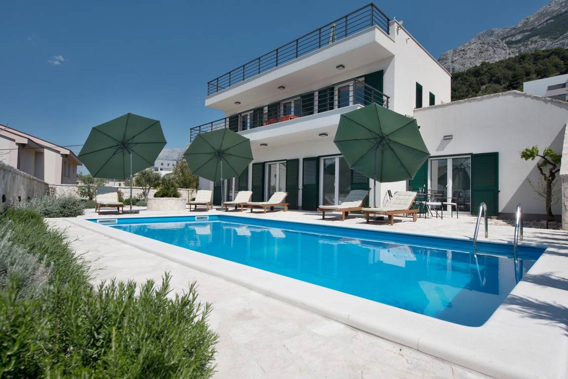 165 M² Ferienhaus ∙ 4 Schlafzimmer ∙ 8 Gäste - Makarska