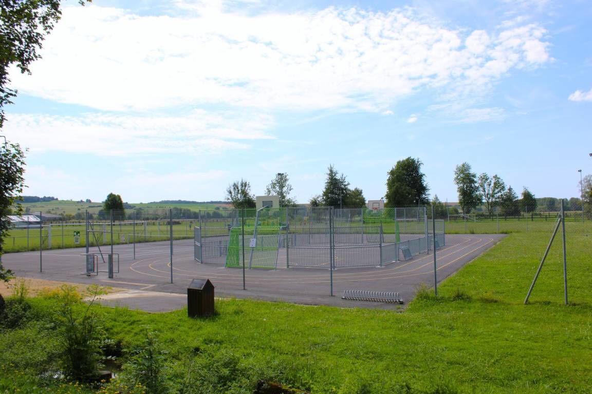 98 M² Gîte ∙ 2 Chambres ∙ 4 Personnes - Ardennes
