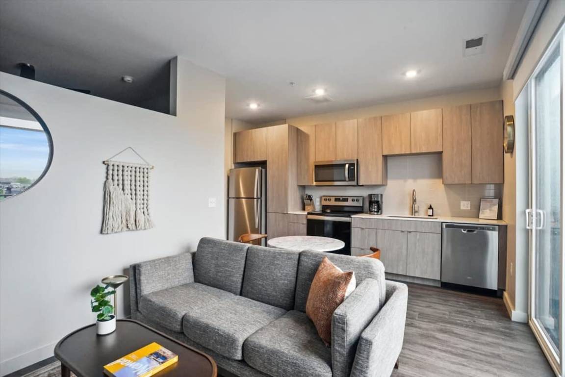 Apartment ∙ 1 Bedroom ∙ 2 Guests - Noah's Ark, West Mifflin