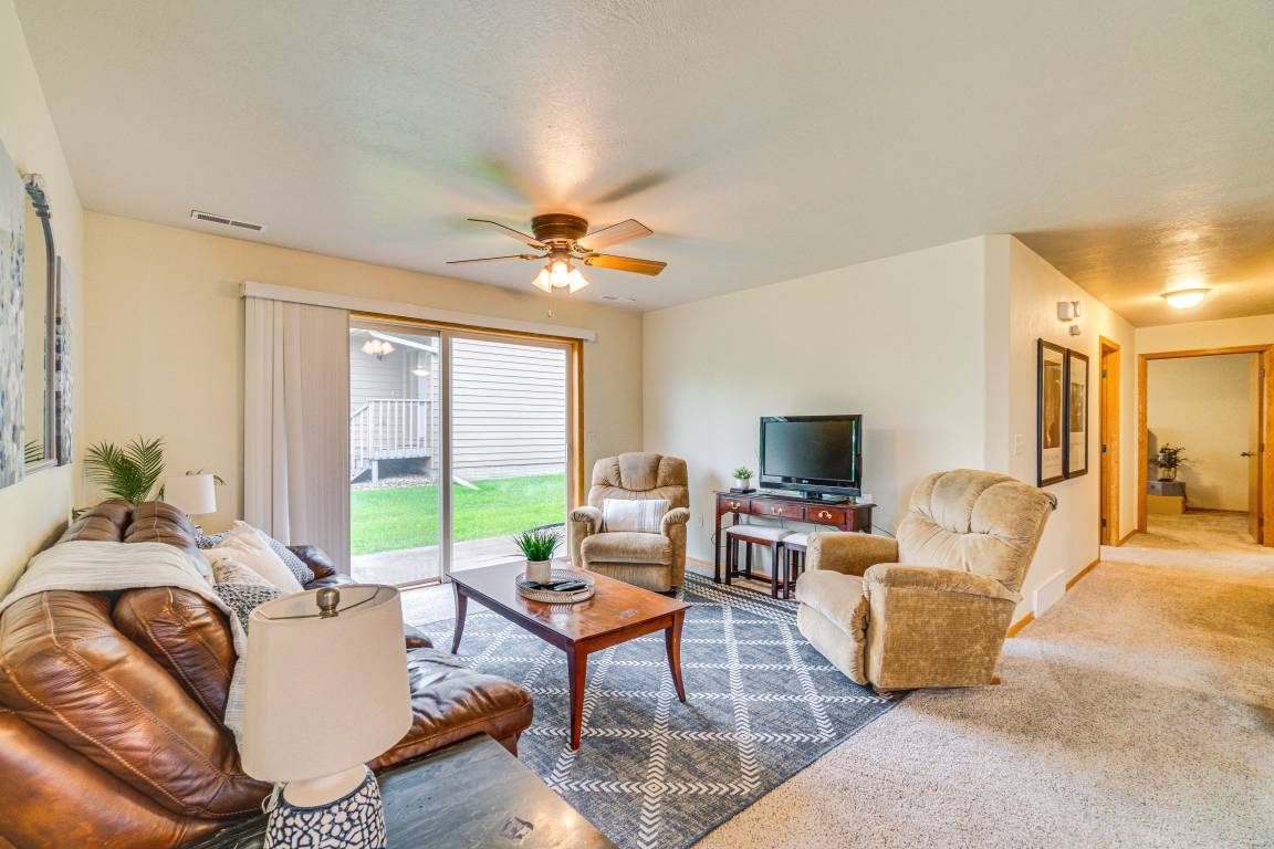 102 M² Apartment ∙ 2 Bedrooms ∙ 6 Guests - Sioux Falls, SD