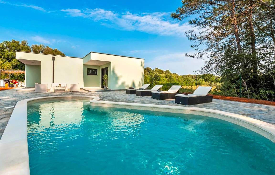 110 M² House ∙ 2 Bedrooms ∙ 5 Guests - Rovinj