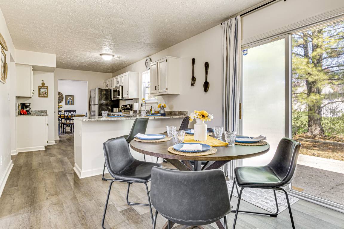 178 M² House ∙ 4 Bedrooms ∙ 10 Guests - Avon, IN