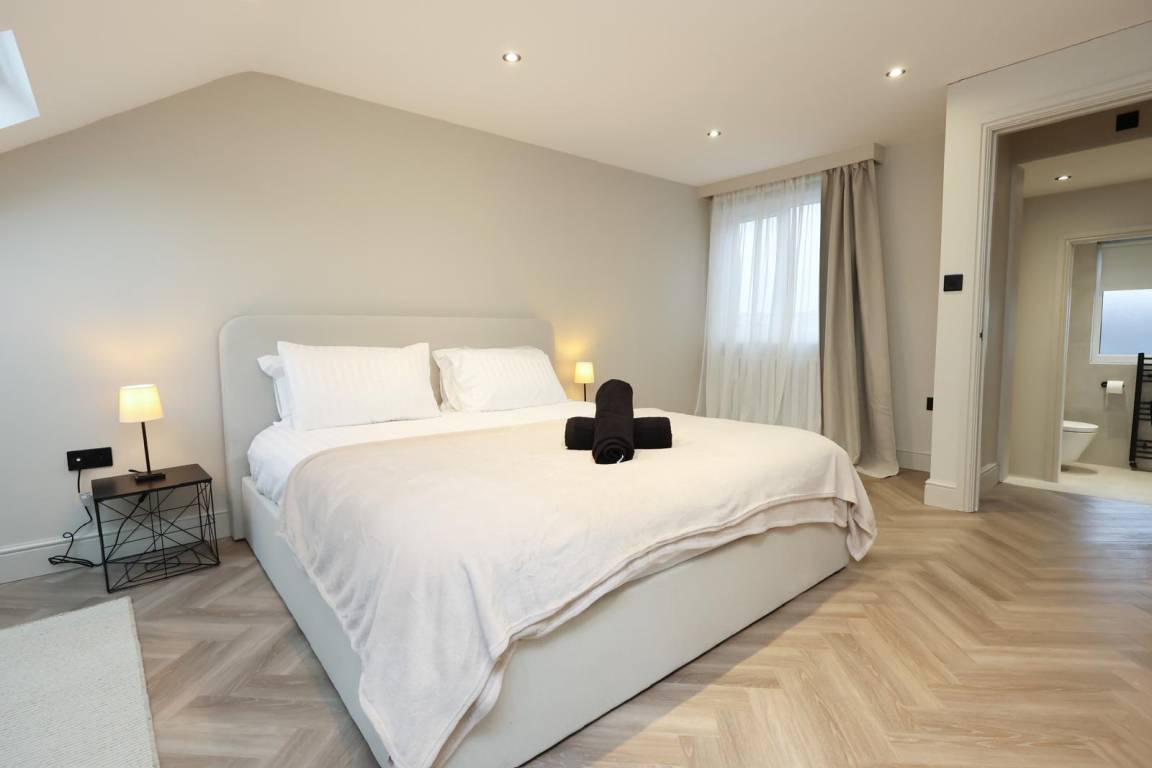 House ∙ 3 Bedrooms ∙ 6 Guests - Cardiff City Stadium